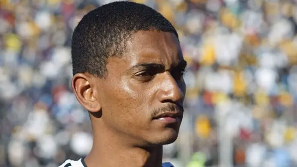 Papi Khomane Biography: A Football Legend's Unforgettable JourneyPapi ...