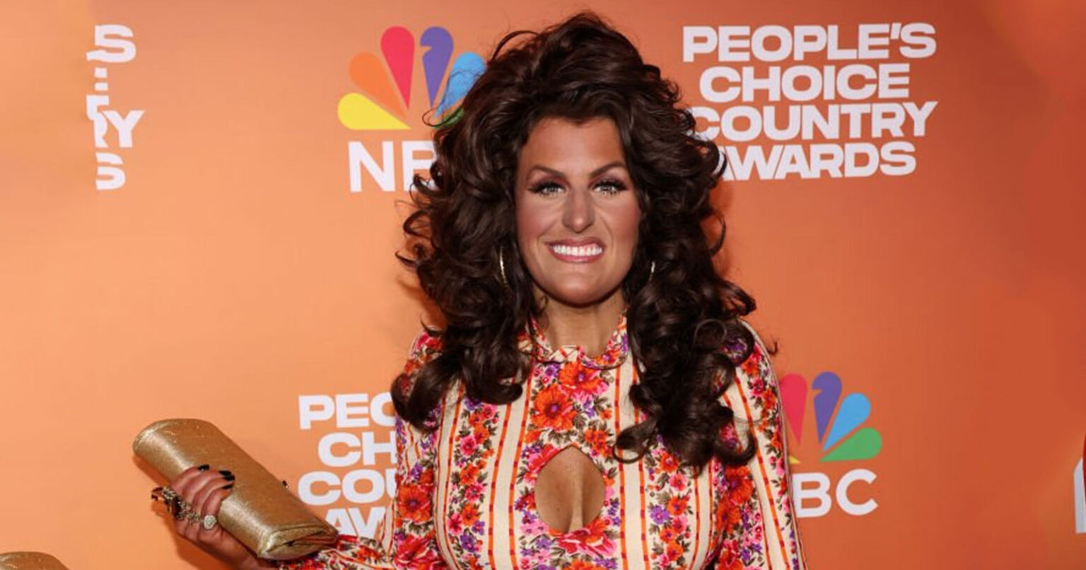 Hannah Dasher Wikipedia, Bio, Age, Twin Sister, Tour, Bio, Career, Net ...