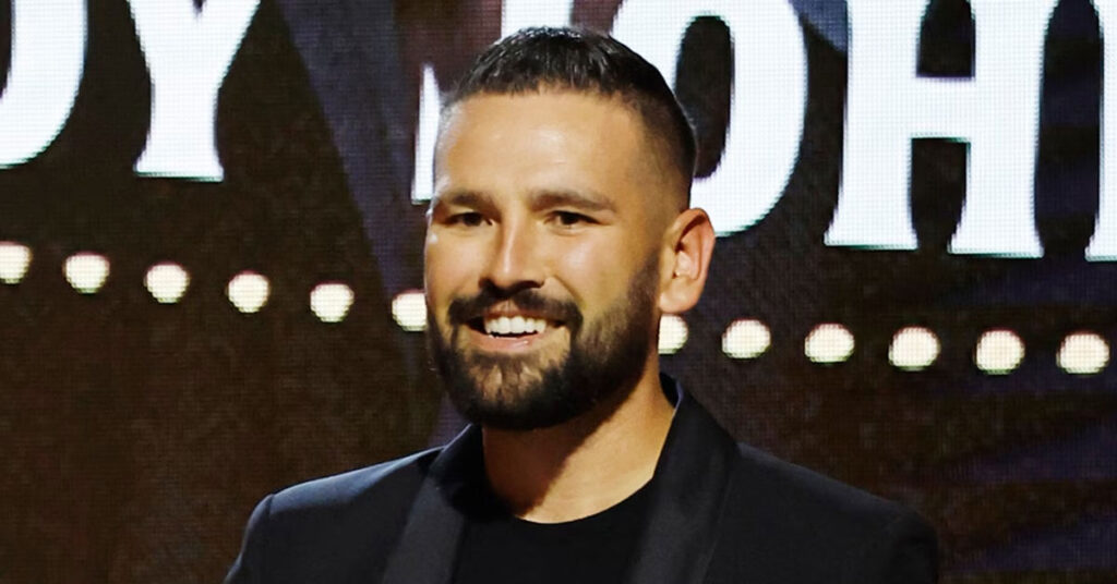 Shay Mooney Wikipedia, Sister, Net Worth, Age, Bio, Ethnicity, Height ...