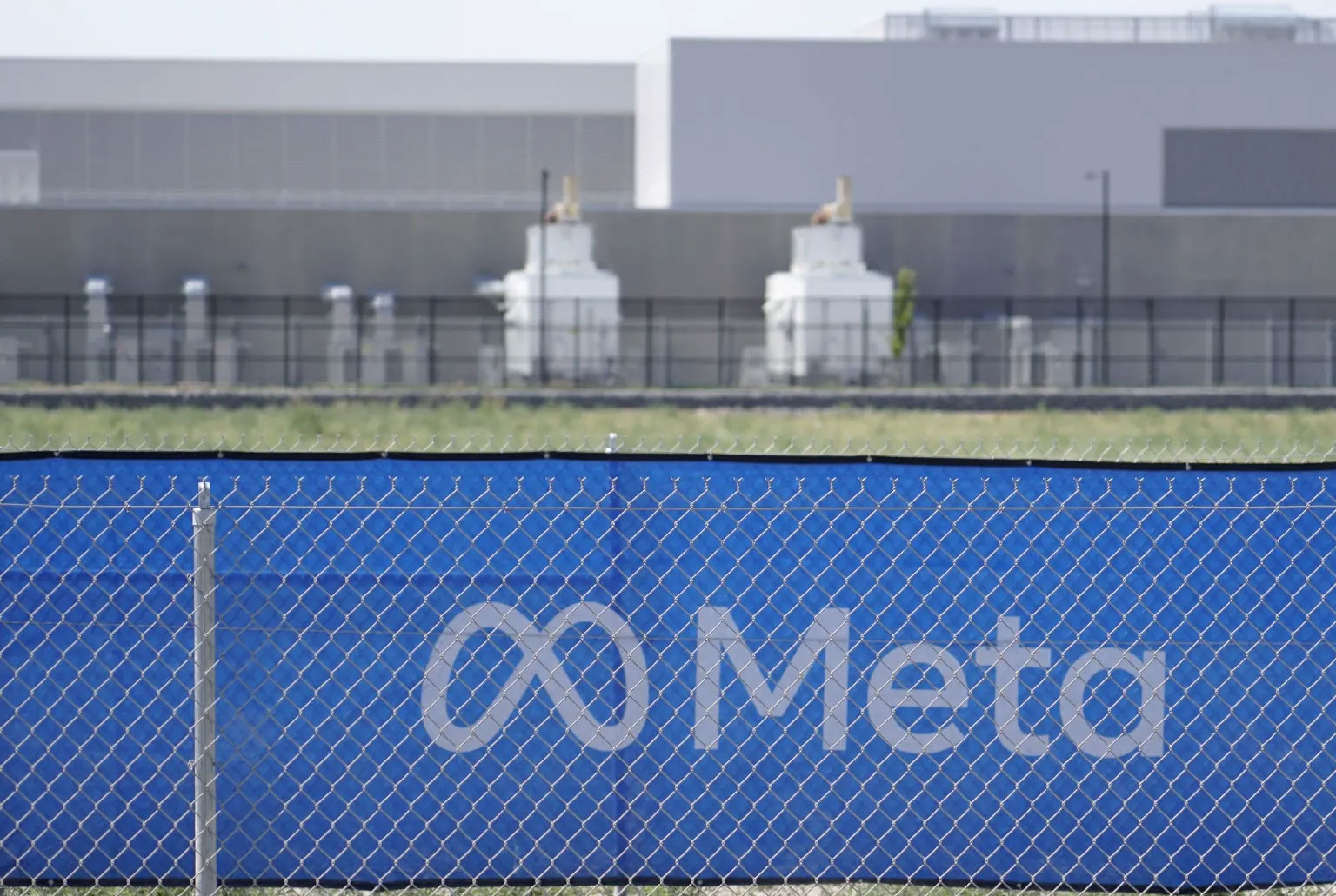Meta Data Center Tents Accelerate AI Infrastructure Growth - Aitechtonic